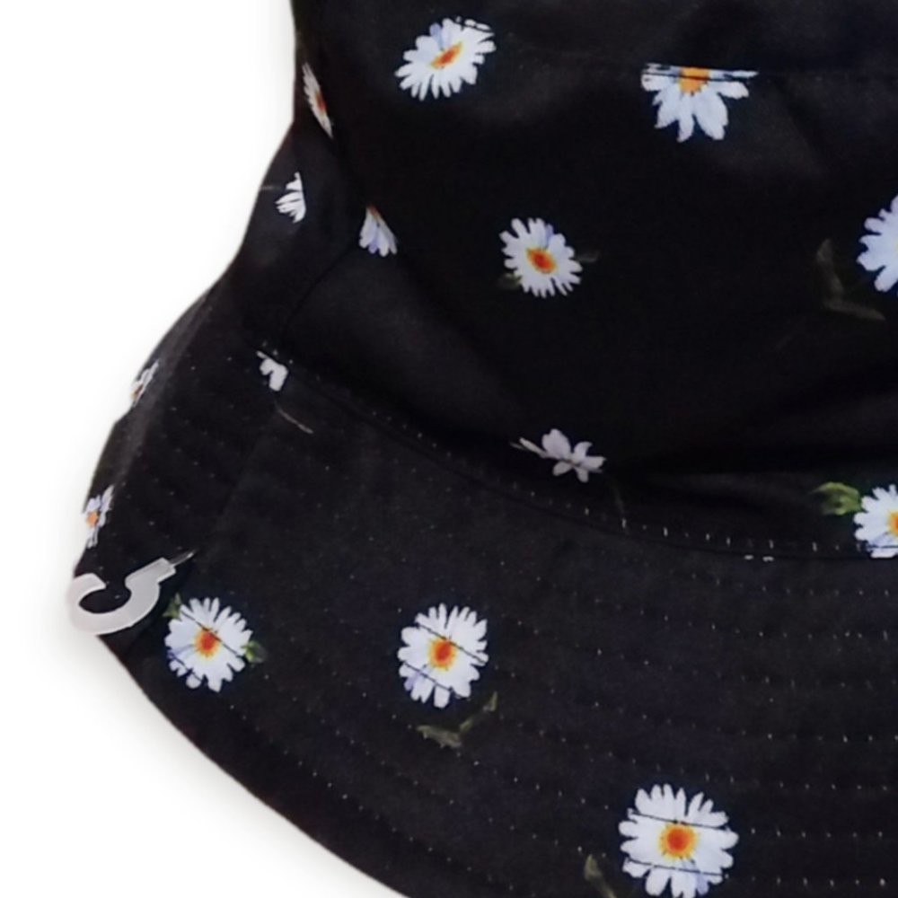 Alice + Olivia Fabfitfun Reversable Bucket Hat Daisey… - Gem